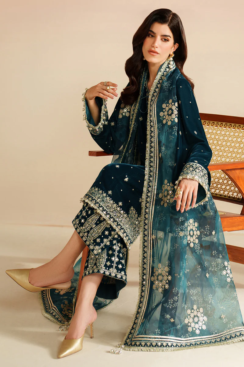 Jazmin Velvet Vogue 25 - BegumSaab | Pakistani Designer Suits Online in ...